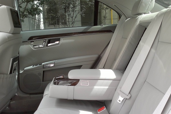 Taipei Car Service - Mercedes-E-Class